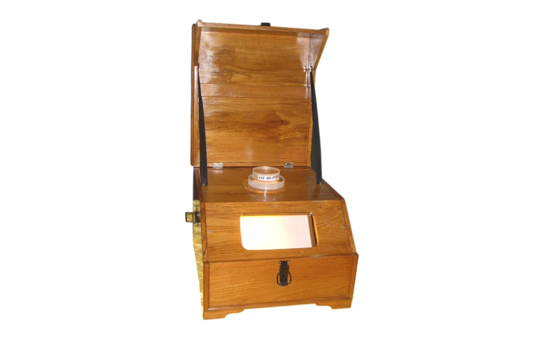 Monochromatic Light Source - Plano Optics